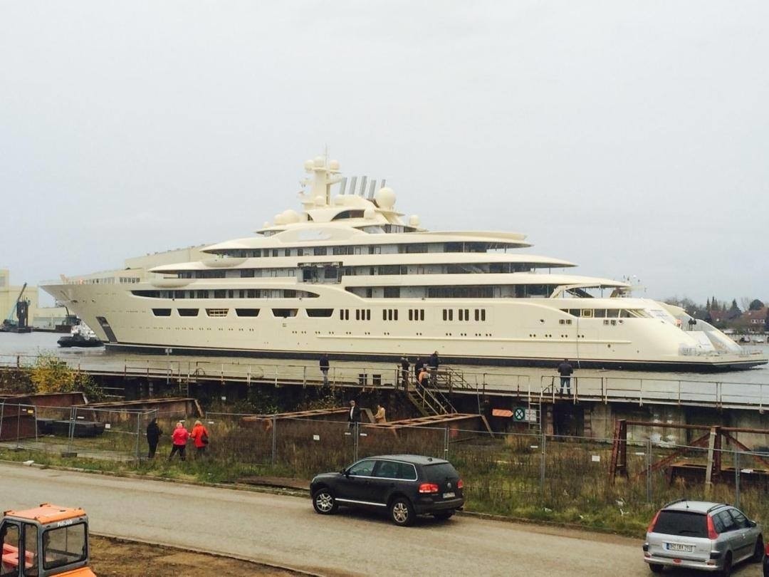 Yacht DILBAR, Lurssen | CHARTERWORLD Luxury Superyacht Charters